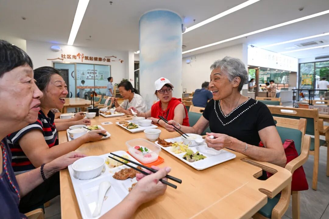 福建日报关注鼓楼：聚焦“三个如何” 提升社区治理现代化水平 _ 媒体解读_ 福州市鼓楼区政府