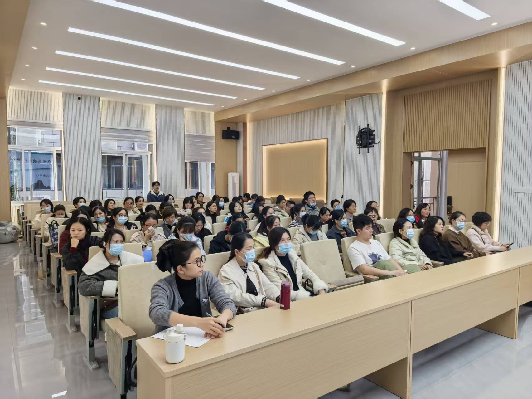 筑牢校园健康防线！鼓楼区联合举办2025年学校卫生工作培训班 _ 教育工作_ 福州市鼓楼区政府